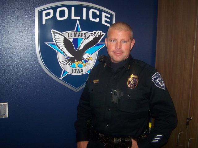 Le Mars Police Officers Equipped With Body Cameras - KLEM 1410